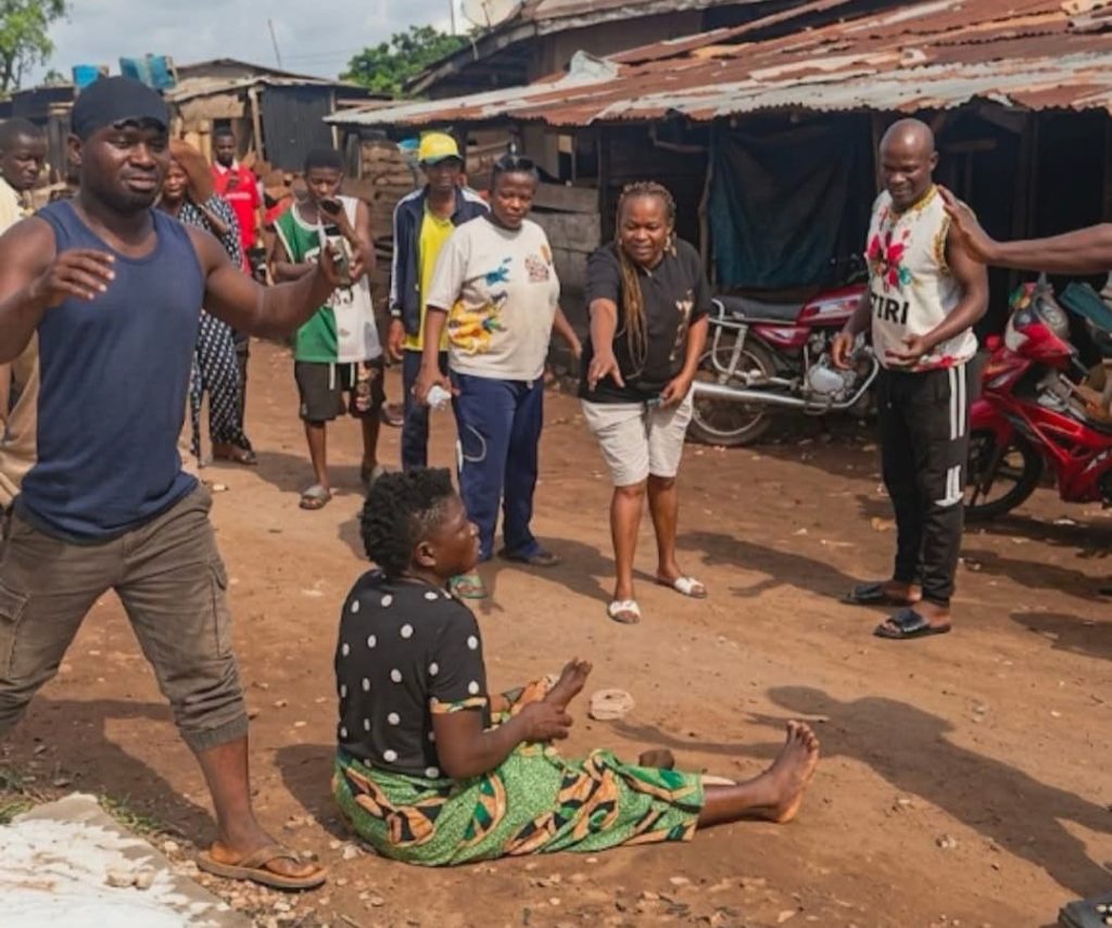 [TRENDING VIDEO] Elderly akara seller accused of mixing human faeces ...